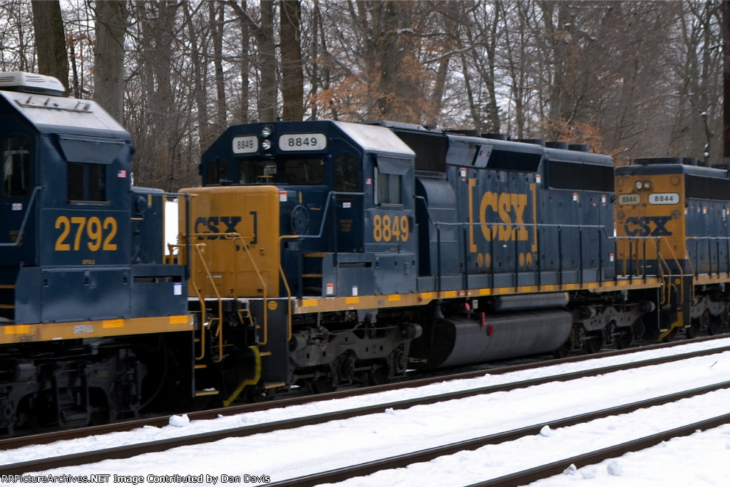 CSX SD40-2 8849 in YN3b trails on Q417-08